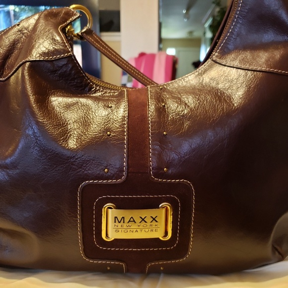 Maxx New York | Bags | Maxx Newyork Signature Collection Shoulder ...